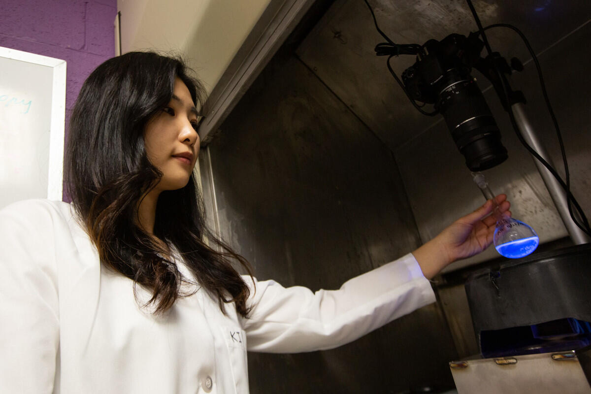 How soil microbes affect the global carbon cycle | Great Lakes ...